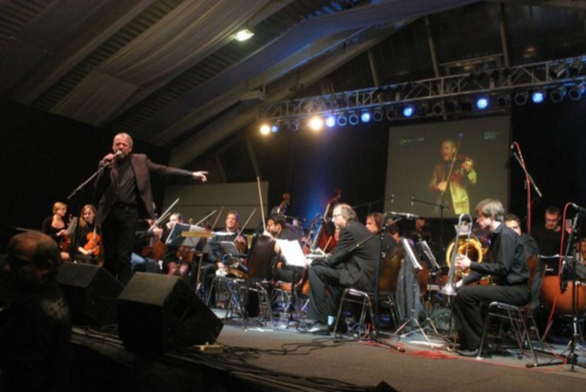 VIDEO: Mehr als tausend Fans & Freunde gratulierten dem Imster Art Club ...