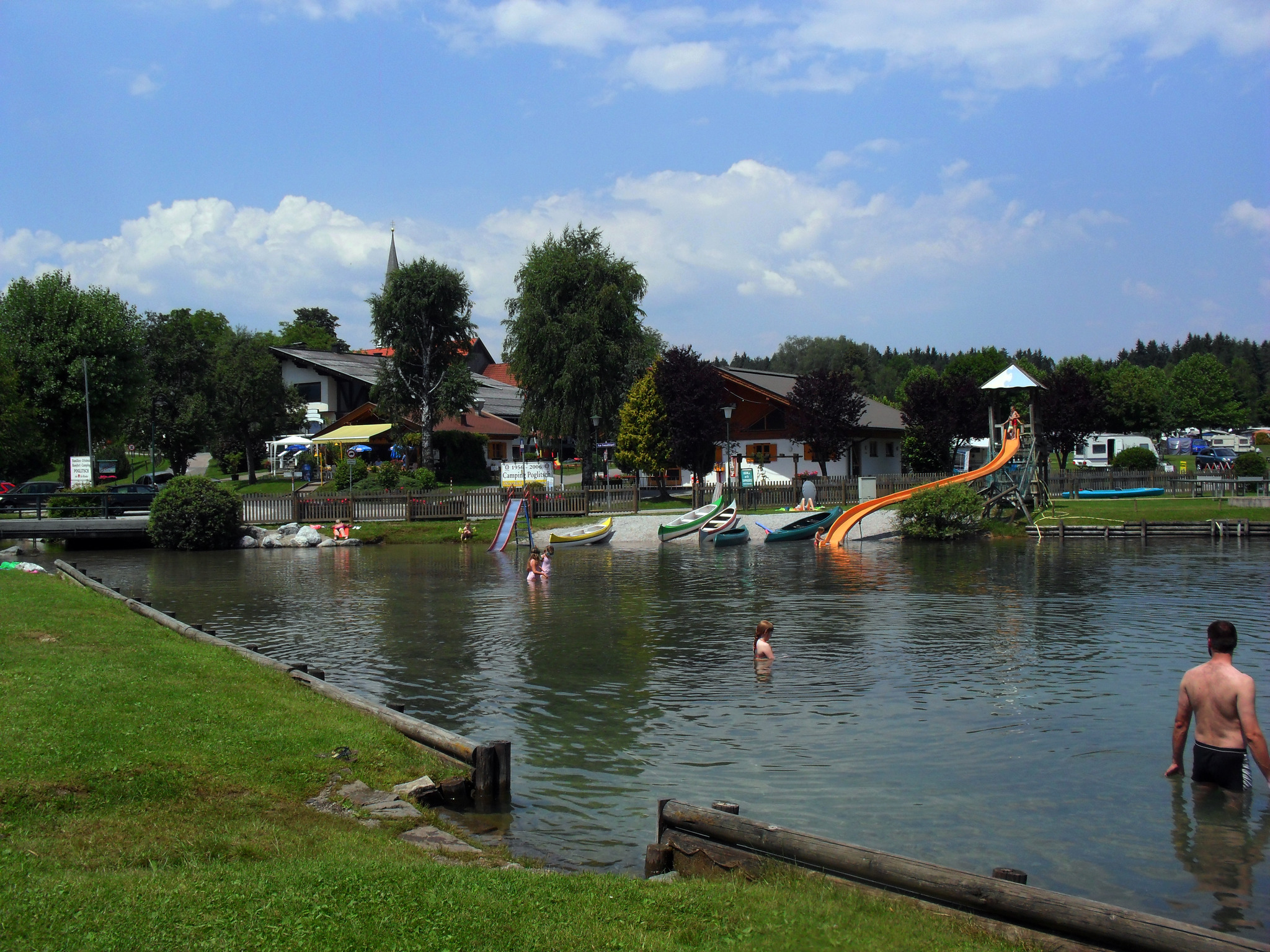 Faaker See Ausfluss Freibad mit Liegewiese - Villach Land
