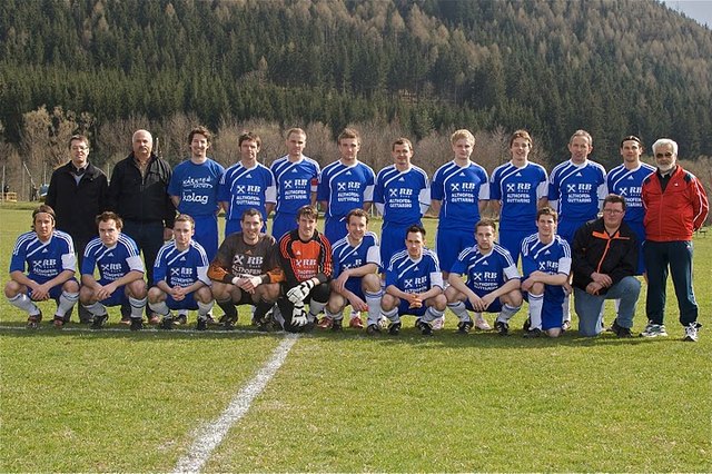 Dressenübergabe an die Kampfmannschaft des ATUS RAIKA GUTTARING - St. Veit