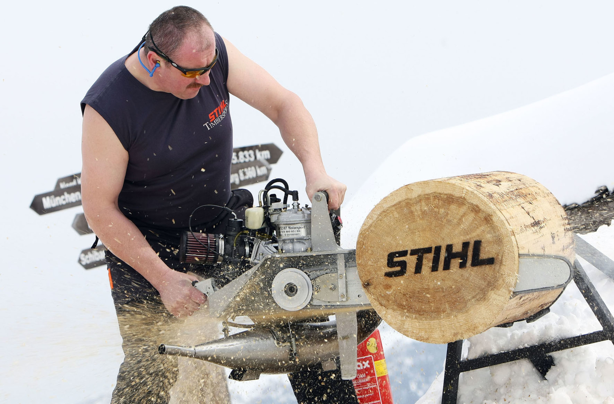 In der Area 47 fliegen die Späne - Imst