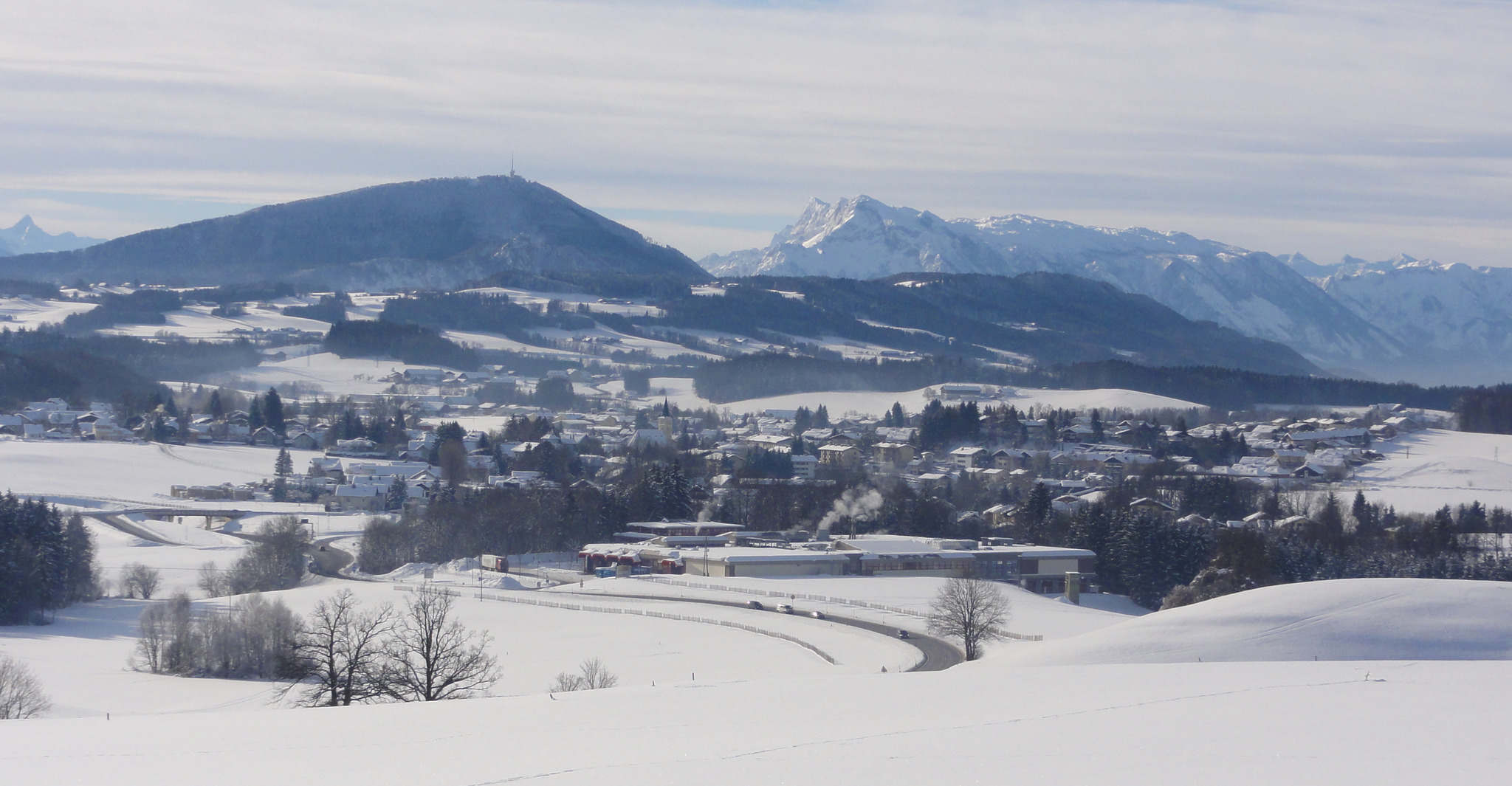 Henndorf mit Woerle-Käserei, Ansicht von Hankham-Berg - Flachgau