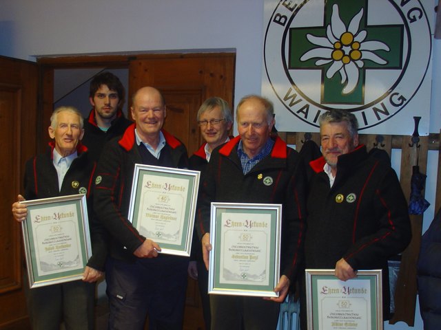 Einsatzreiches Jahr, Neuwahlen und Ehrungen bei der Bergrettung ...