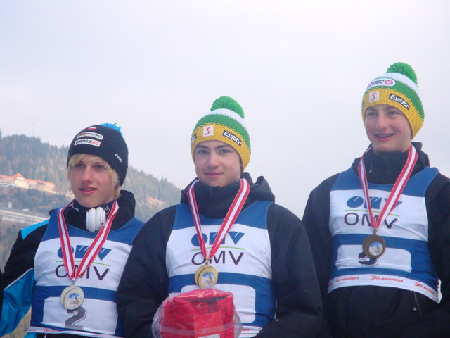 Zweimal Gold für Absamer Skispringer Simon Greiderer - Hall-Rum