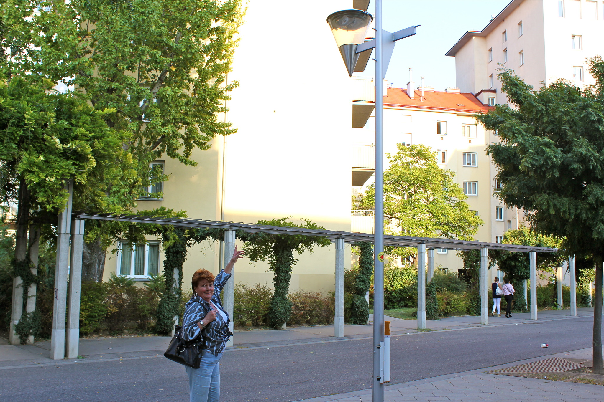 Finstere Aussichten beim Theresienbad. - Meidling