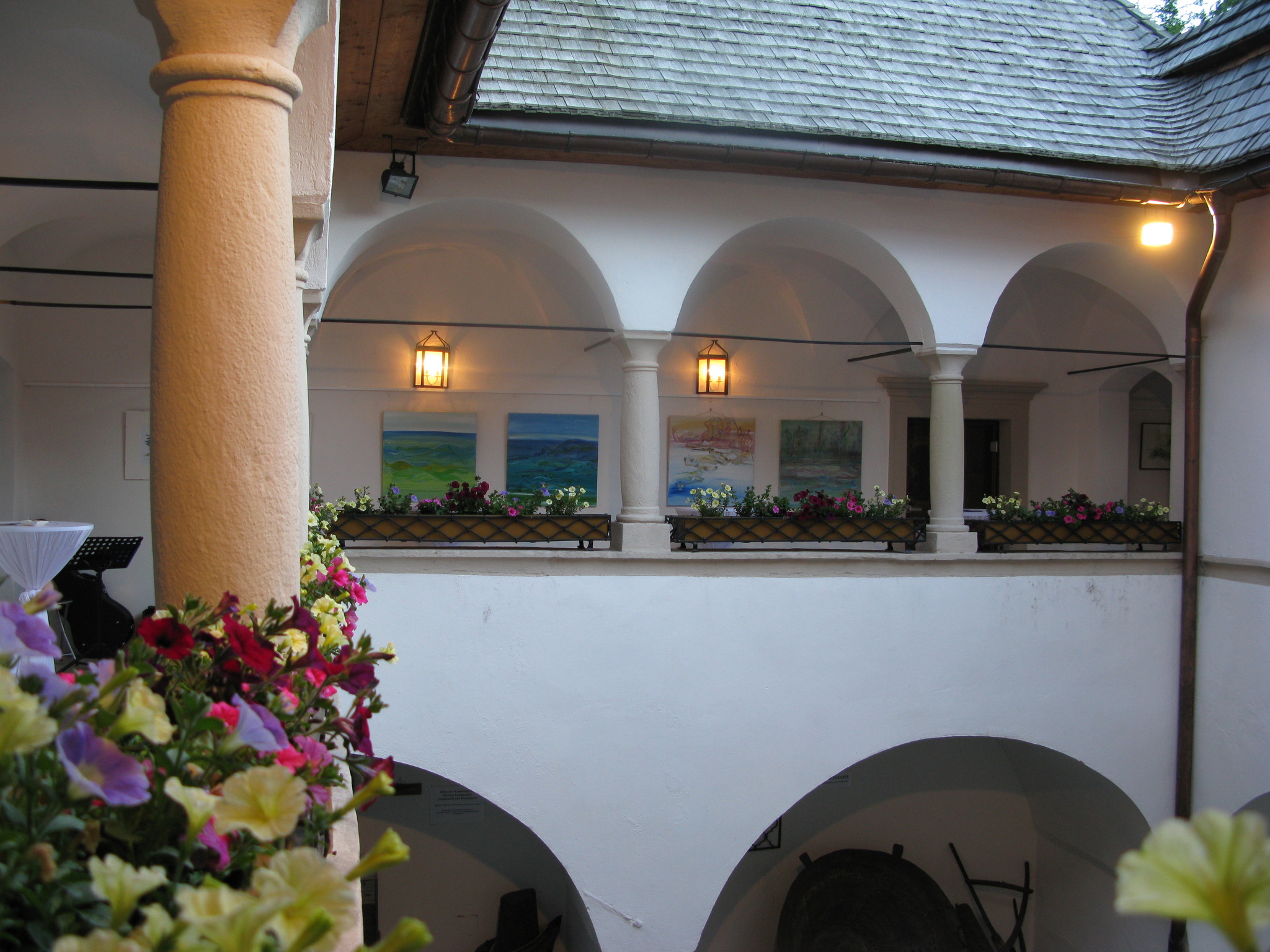 Arkadenhof mit Ausstellung - Scheibbs