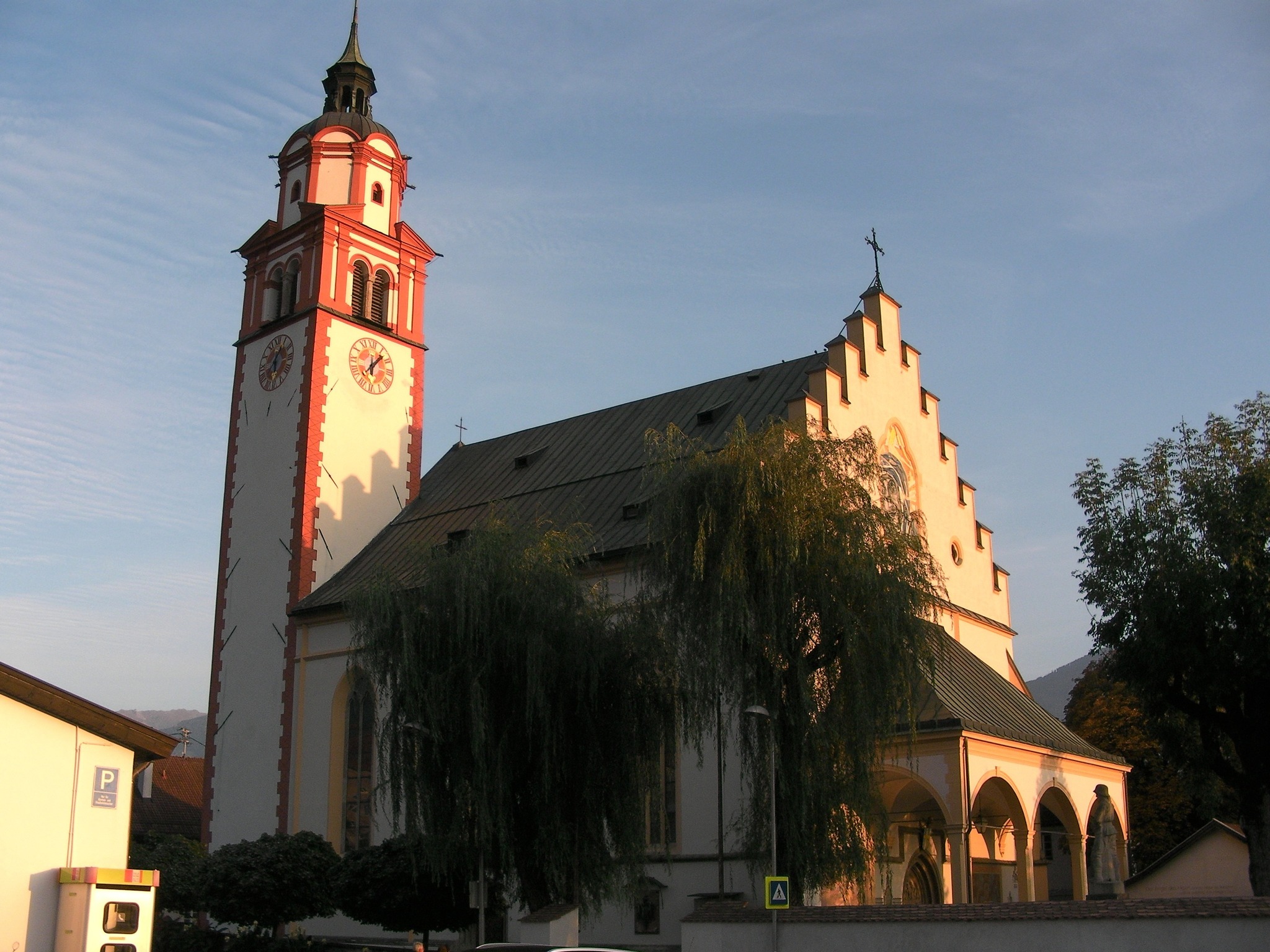 Basilika Absam - Hall-Rum