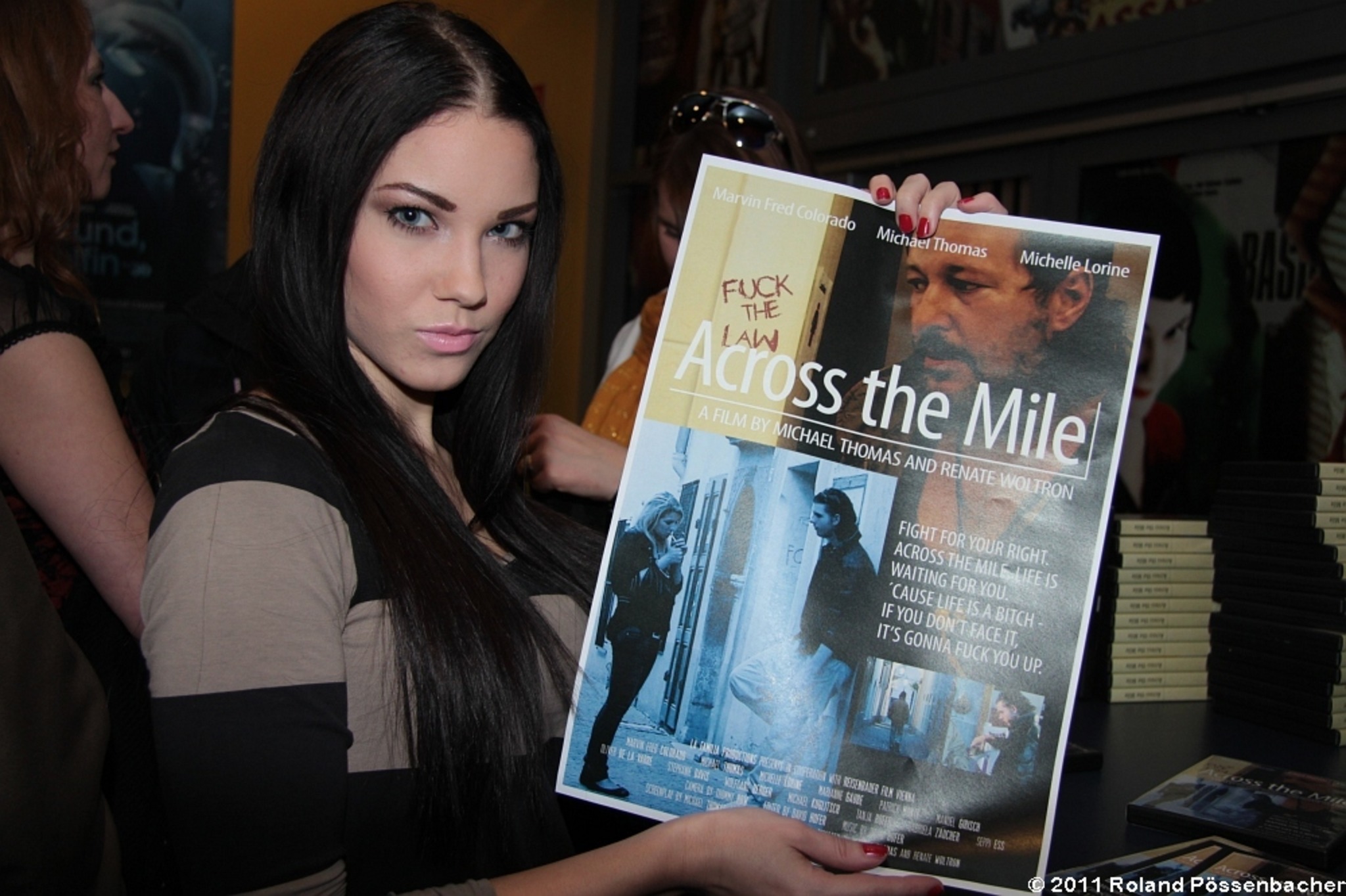 Premiere: "Across the Mile" - ein Film von Michael Thomas und Renate ...