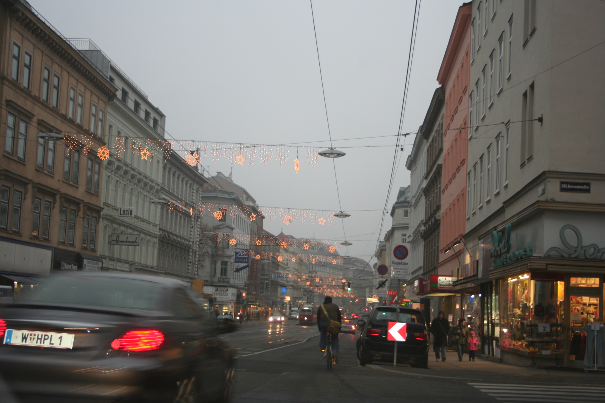 Weihnachtsbeleuchtung >Tagesansicht Wallensteinstraße ...