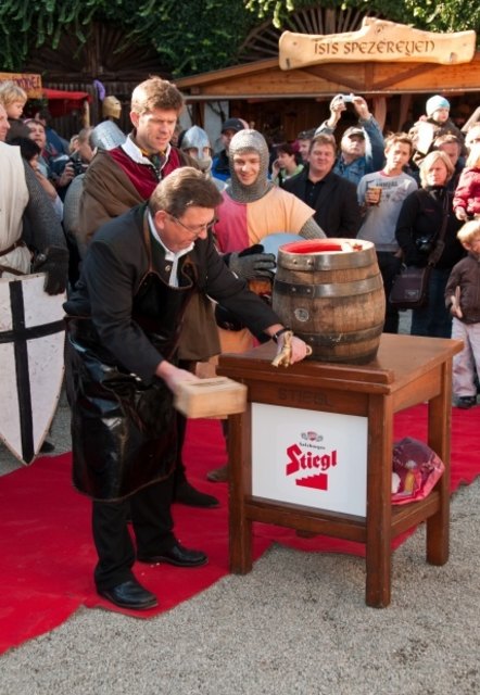 Historischer Ritterschlag auf der Burg Clam - Perg