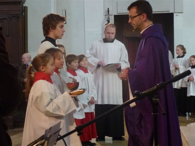 Neue Ministrantinnen und Ministranten in Stockerau - Korneuburg