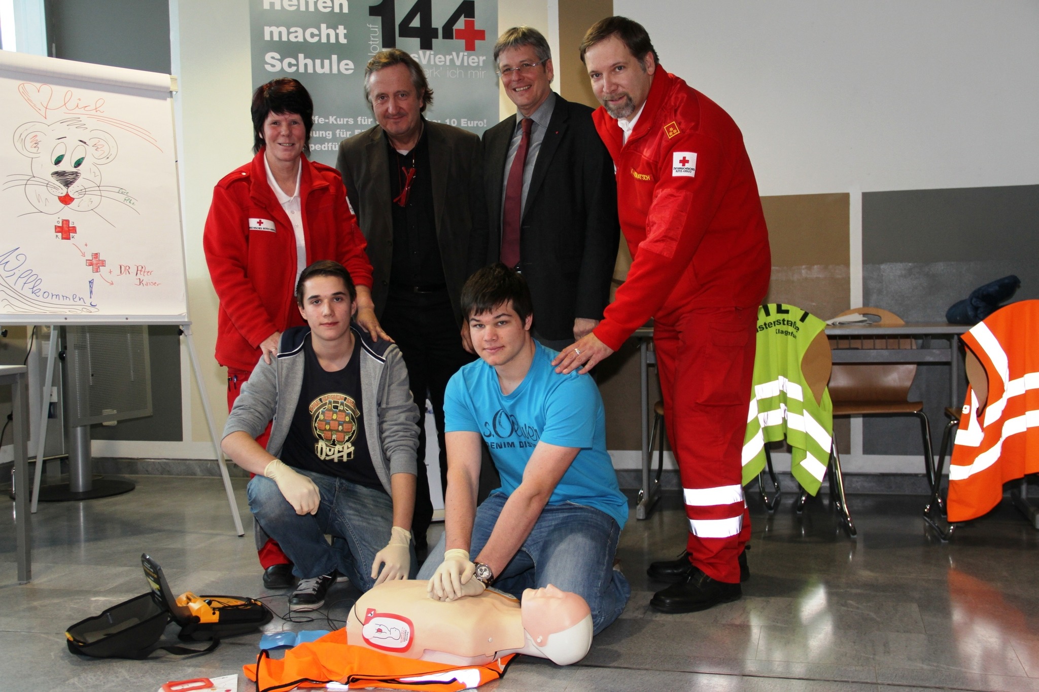 LHStv. Peter Kaiser gratuliert 17 Schülern der HTL Lastenstraße zum ...