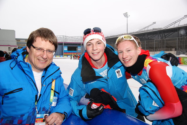 Spogger 2012 beim Eisschnelllauf Massenstart und den Top-Leistungen ...