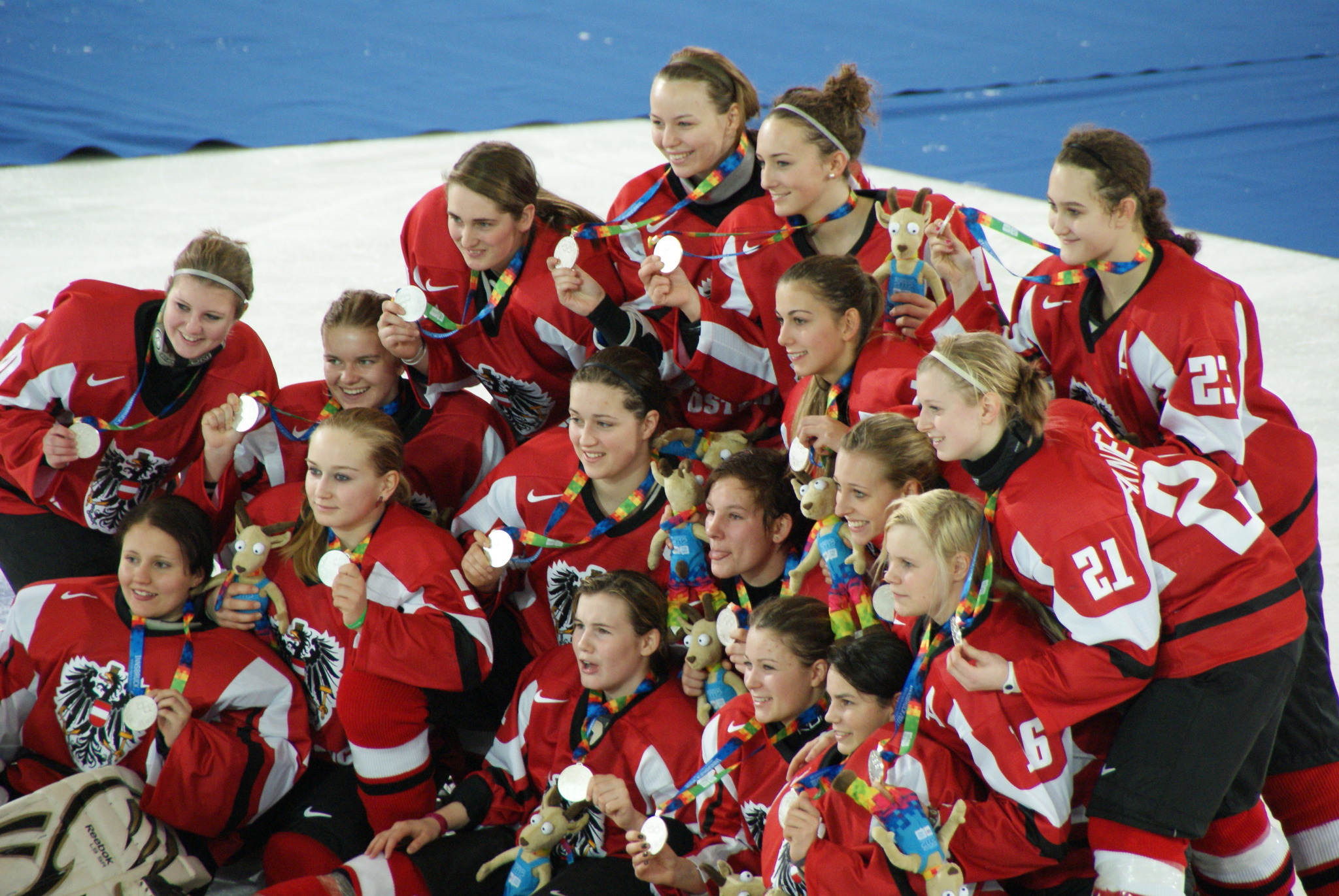 Das Eishockeyfinale der Mädchen bei den YOG 2012 - Österreich ist stolz ...