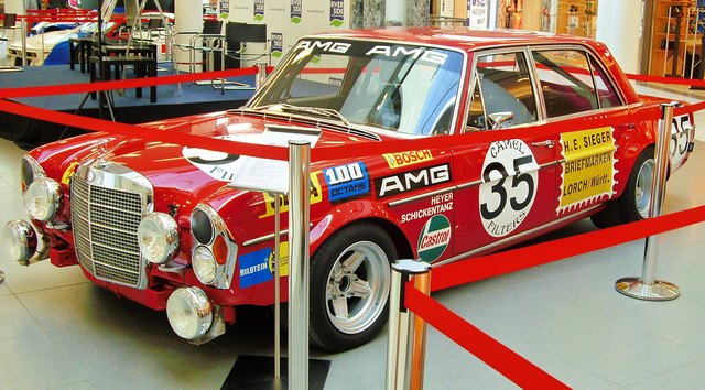 AMG Mercedes 300 SEL 6,6 genannt die Rote Sau - Liesing