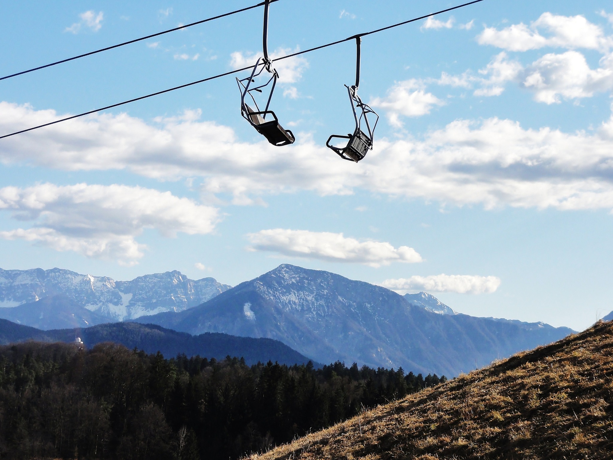 Hinten Ferlacher Horn - Schilift vorn - Klagenfurt