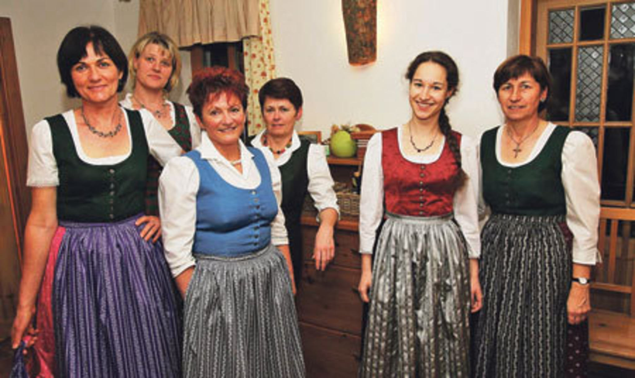 Echte feierliche Trachten aus eigener Produktion - Graz-Umgebung