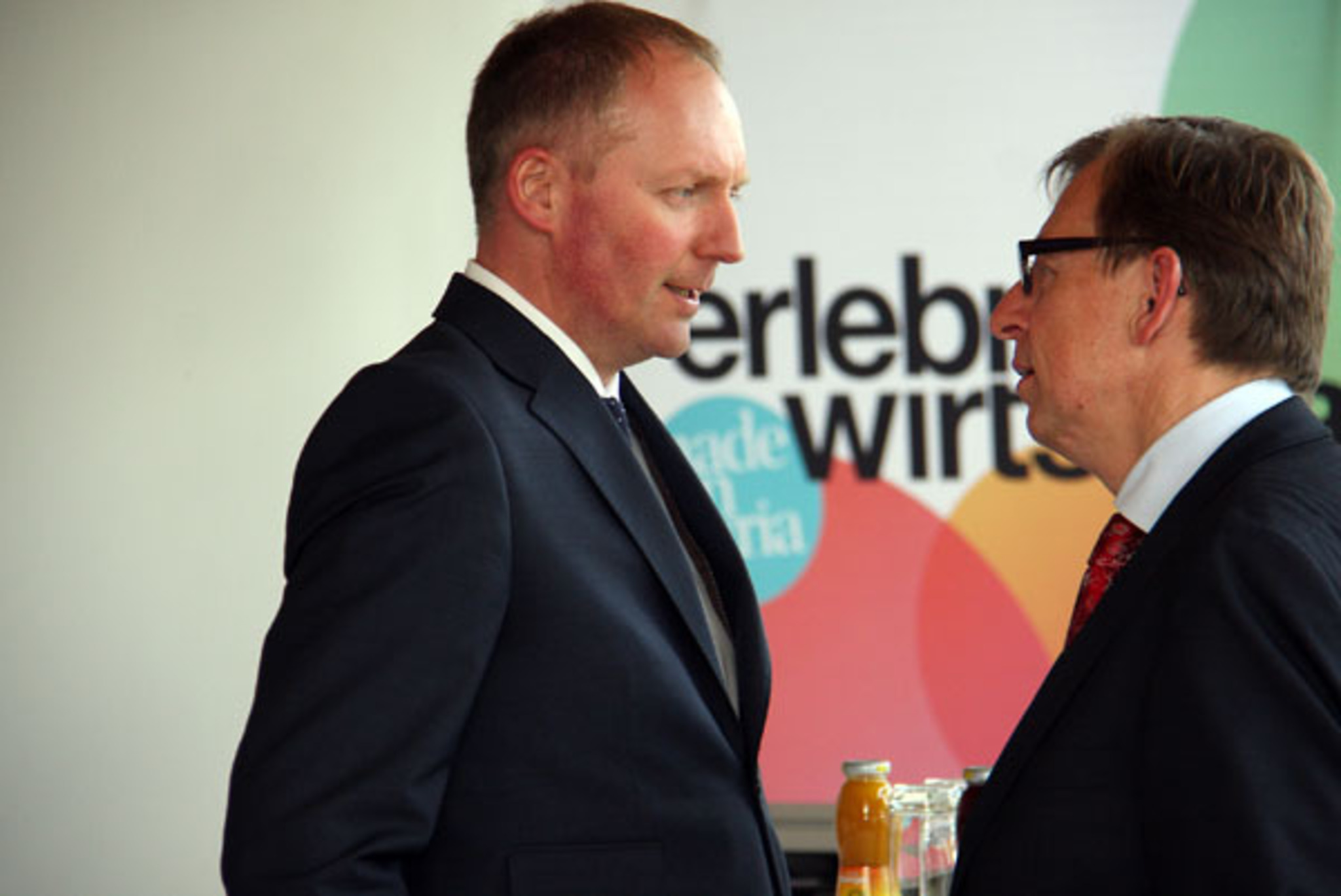 Wirtschaftslandesrat Christian Buchmann verlieh der Mosdorfer GmbH das ...