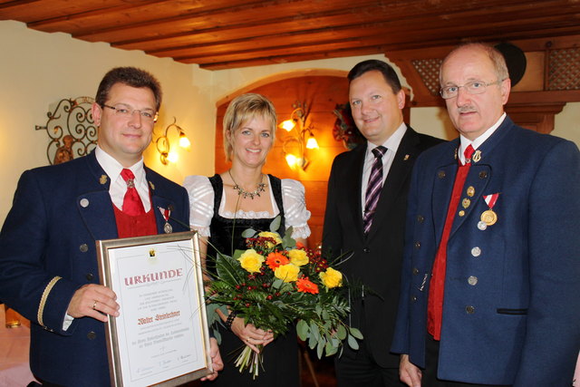 Walter Steinlechner 20 Jahre Kapellmeister der BMK Vomp mit Gattin ...