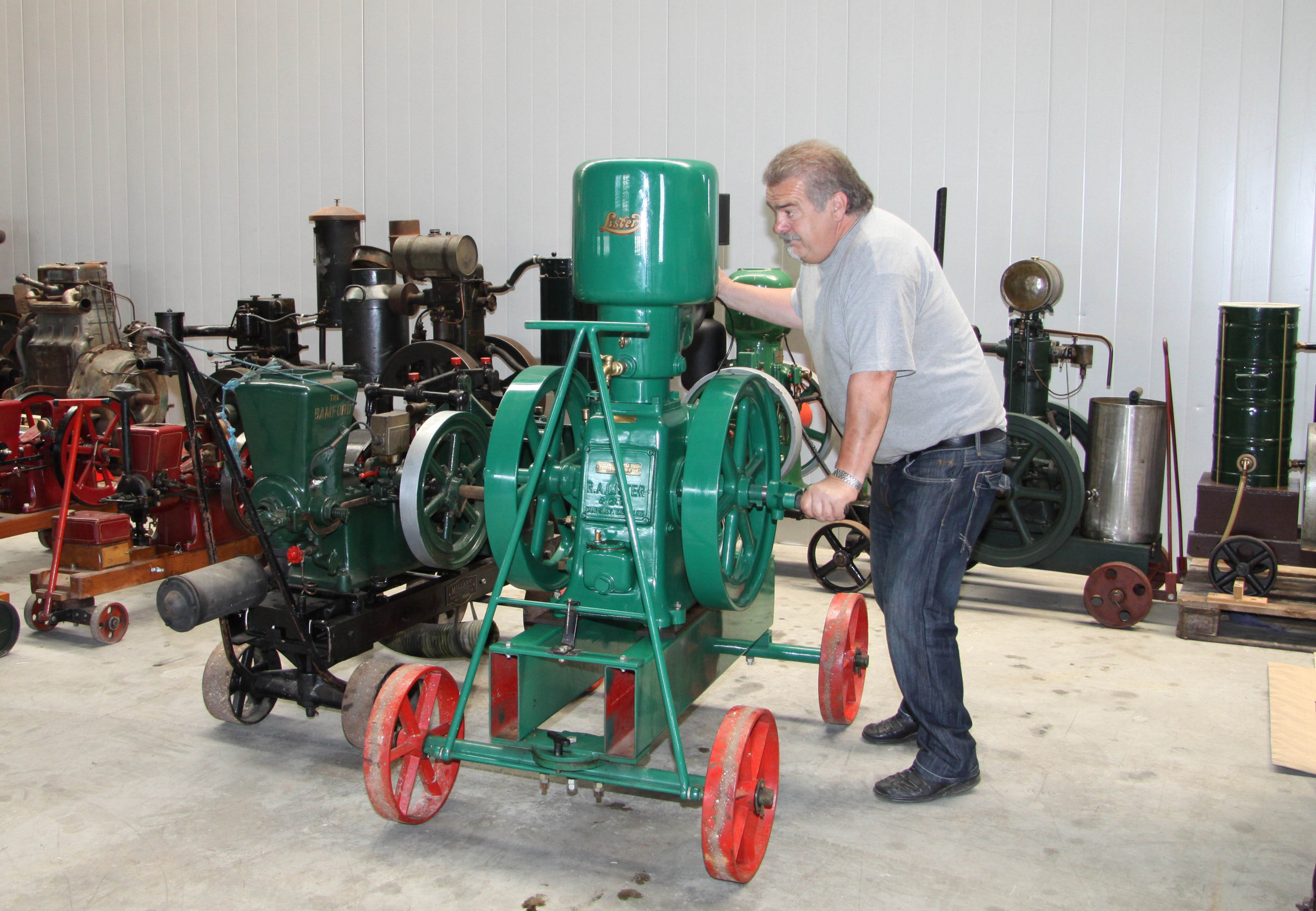 Motoren sind Leopolds große Leidenschaft - Freistadt