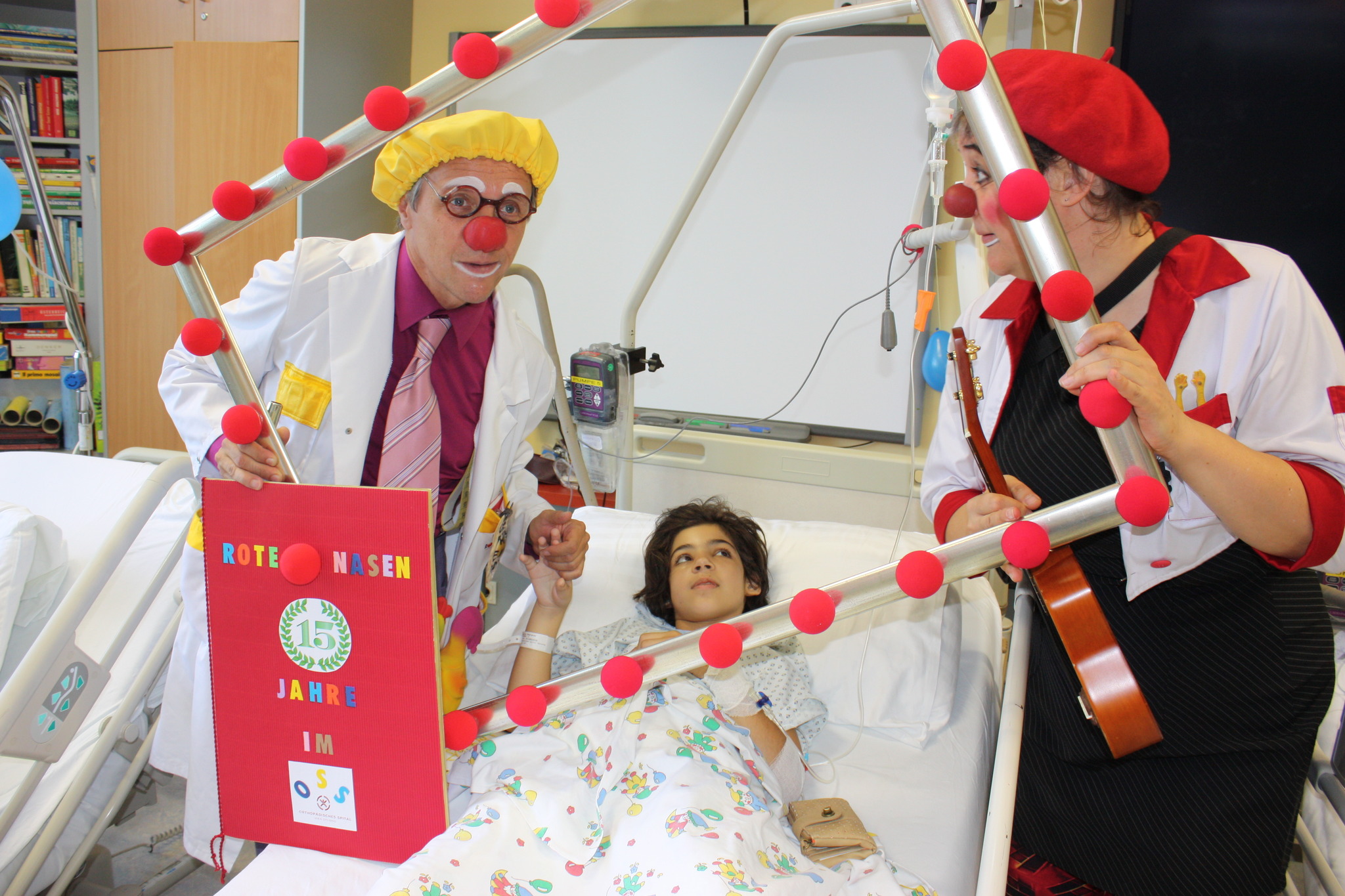 „Rote Nasen“ Clowndoctors seit 15 Jahren im Orthopädischen Spital ...
