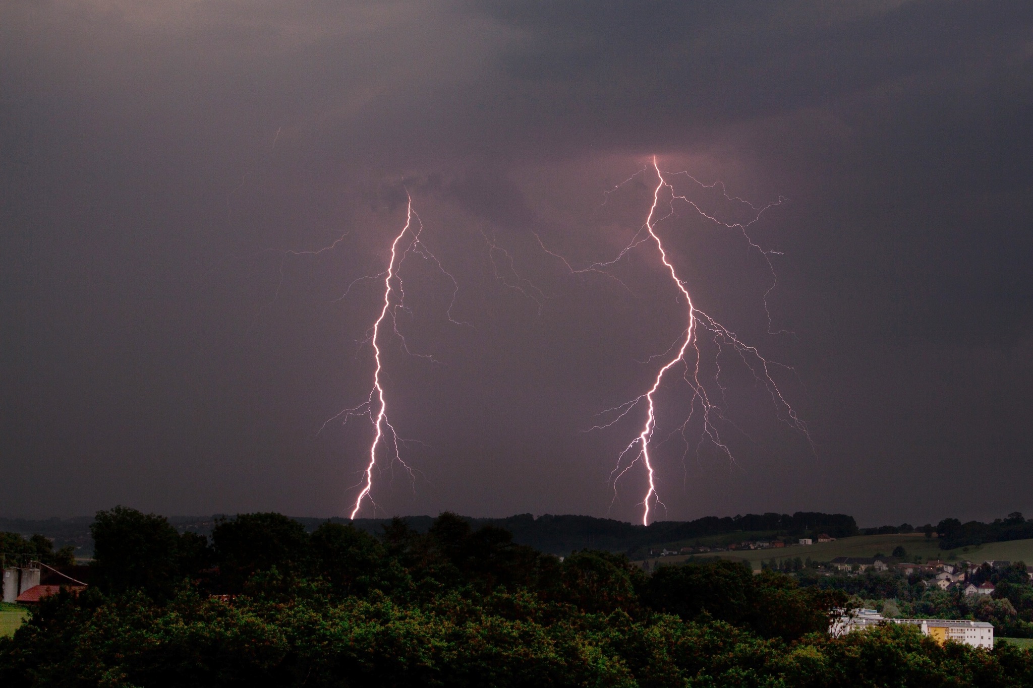 "Blitzshow-Szenen" im Bild - fotografiert von Franz Lina aus Neuhofen ...