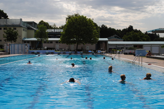 Das Laaerbergbad im Check - Innere Stadt