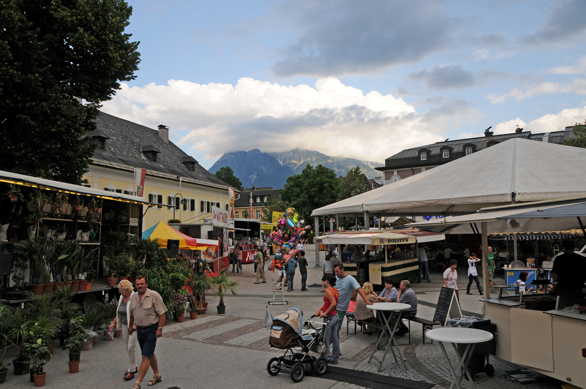 Fischmarkt am Marktplatz in Bad Goisern - Salzkammergut