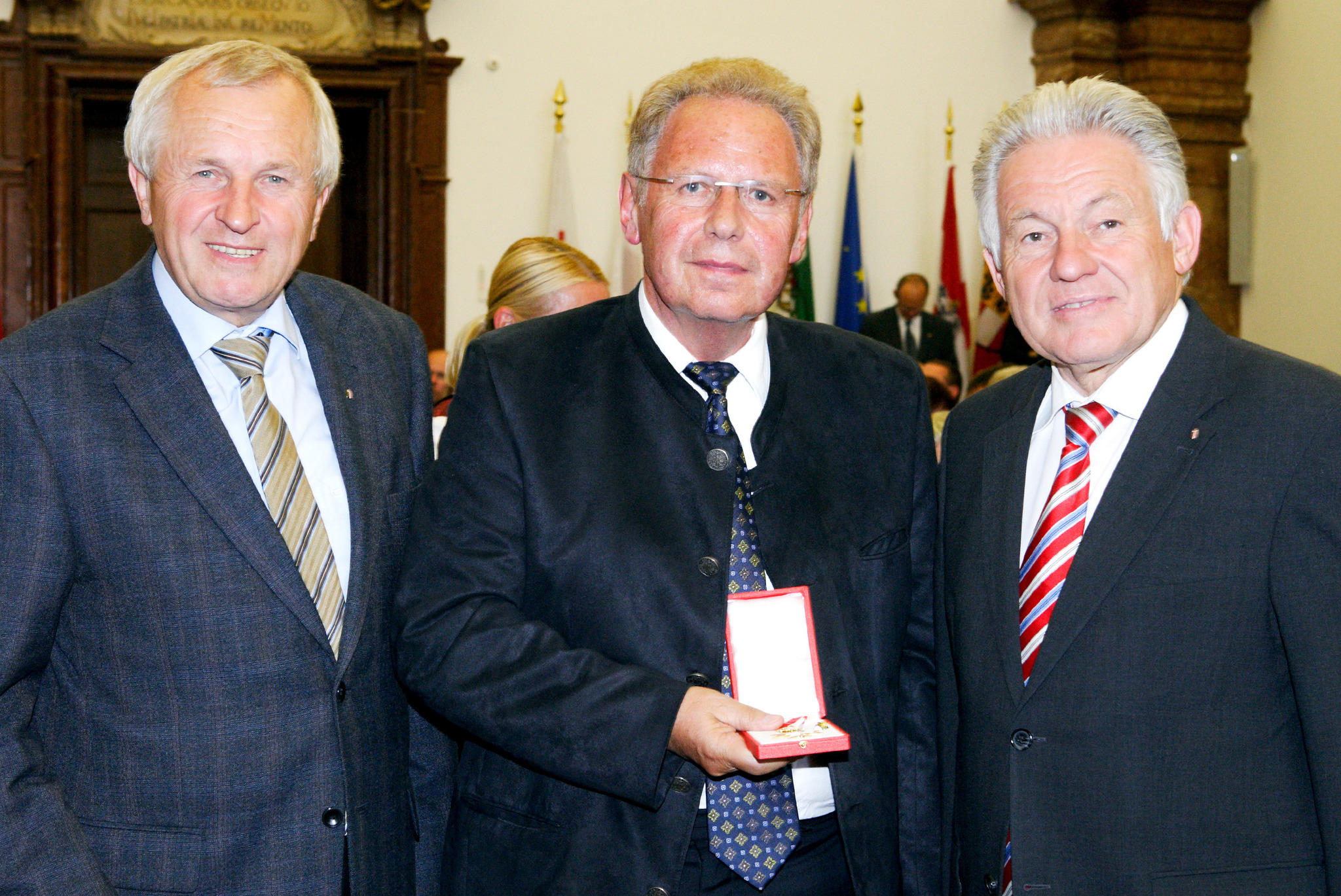 Goldenes Ehrenzeichen für Helmuth Meyer - Salzkammergut