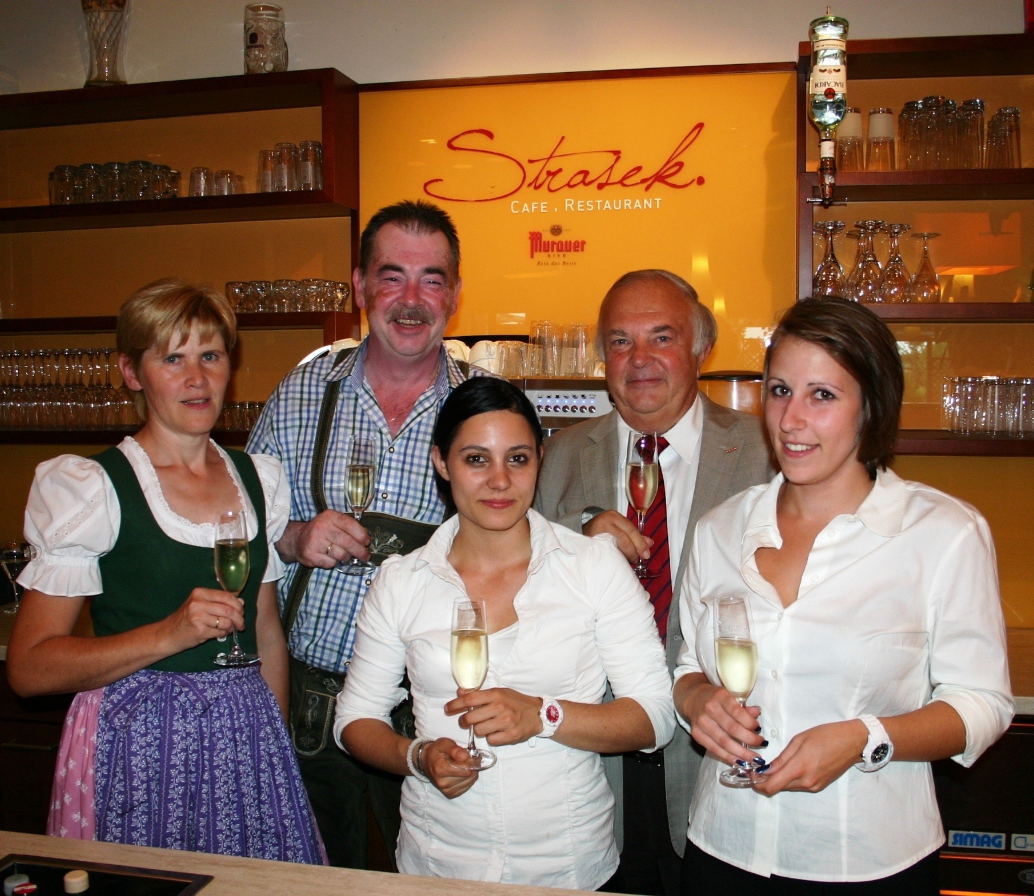 Strasek – Cafe-Restaurant – Neu im Impulszentrum Oberwart - Oberwart
