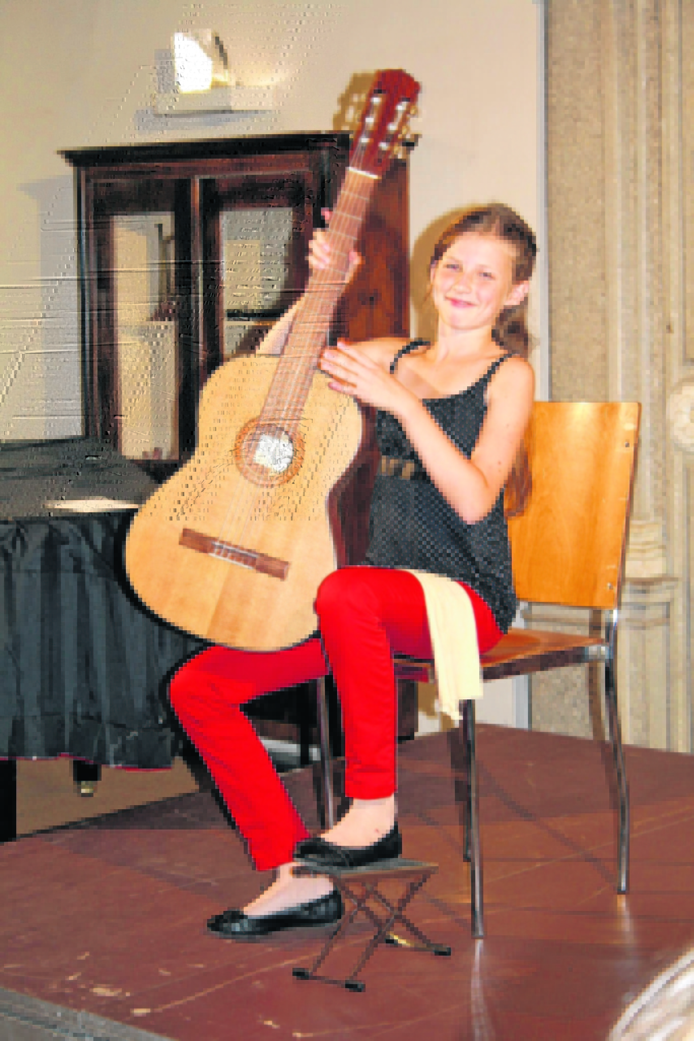 Melanie - eine junge Gitarrevirtuosin - Hartberg-Fürstenfeld