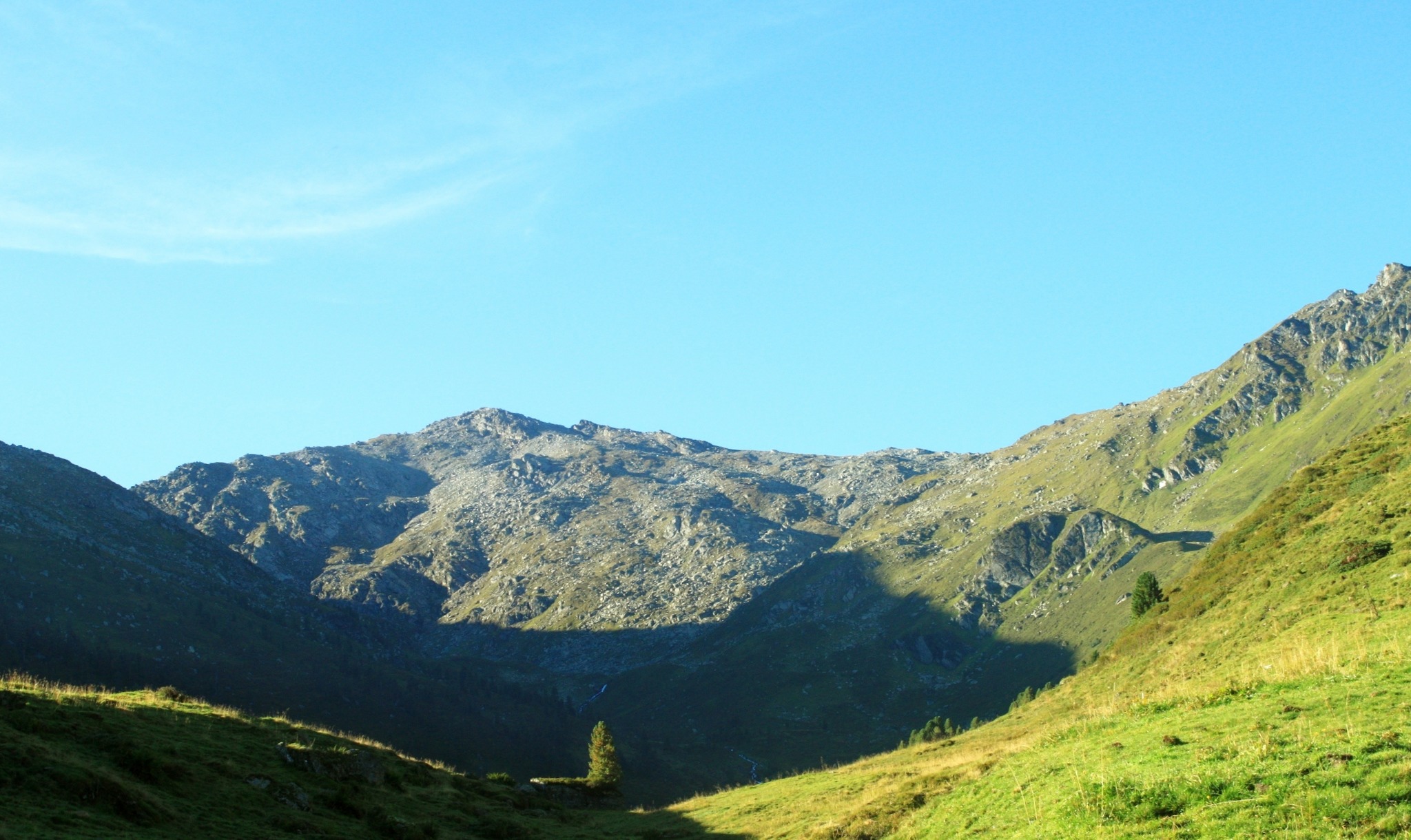 Wanderung auf den Hirzer (ein Berg der Tuxer Alpen) 2.725 m - Hall-Rum