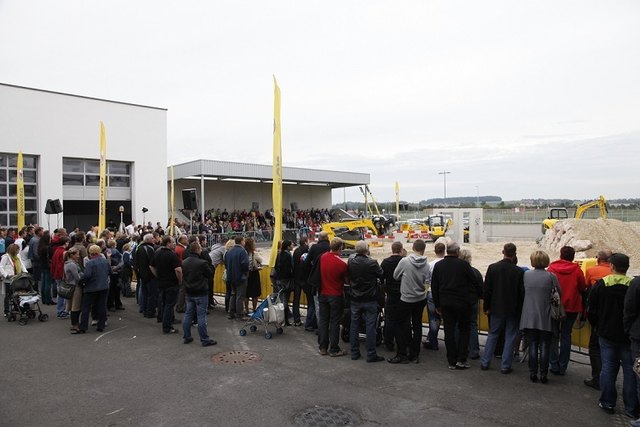 Wacker Neuson eröffnet neues Kompaktmaschinenwerk mit großem Festakt ...