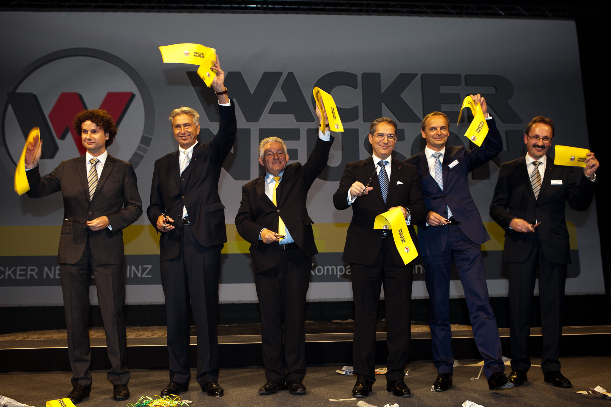 Wacker Neuson eröffnet neues Kompaktmaschinenwerk mit großem Festakt ...