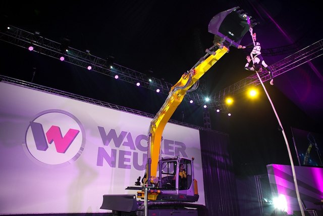 Wacker Neuson eröffnet neues Kompaktmaschinenwerk mit großem Festakt ...