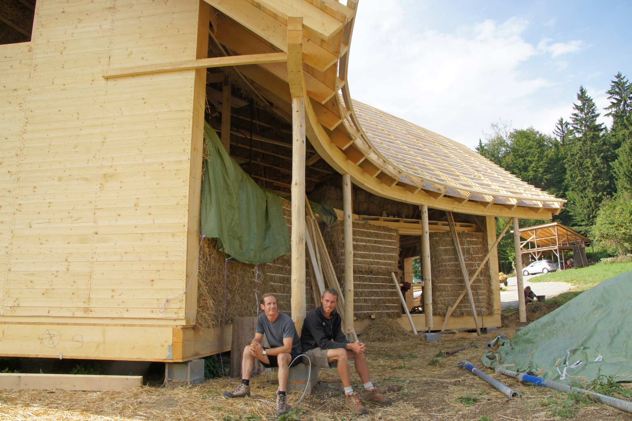 Strohhaus als heimeliges neues Nest - Rohrbach