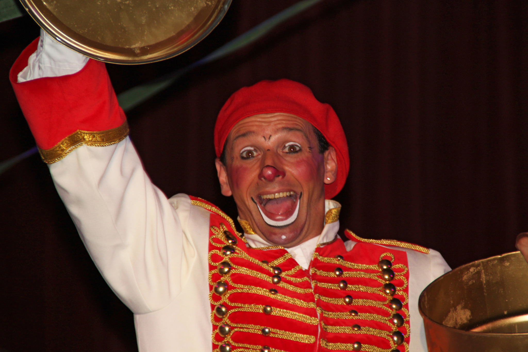 Circus Aros Österreichs Familienfreundlichster Zirkus präsentiert ...