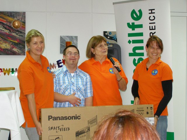 No Problem brachte Fernseher zur Eröffnung - Baden