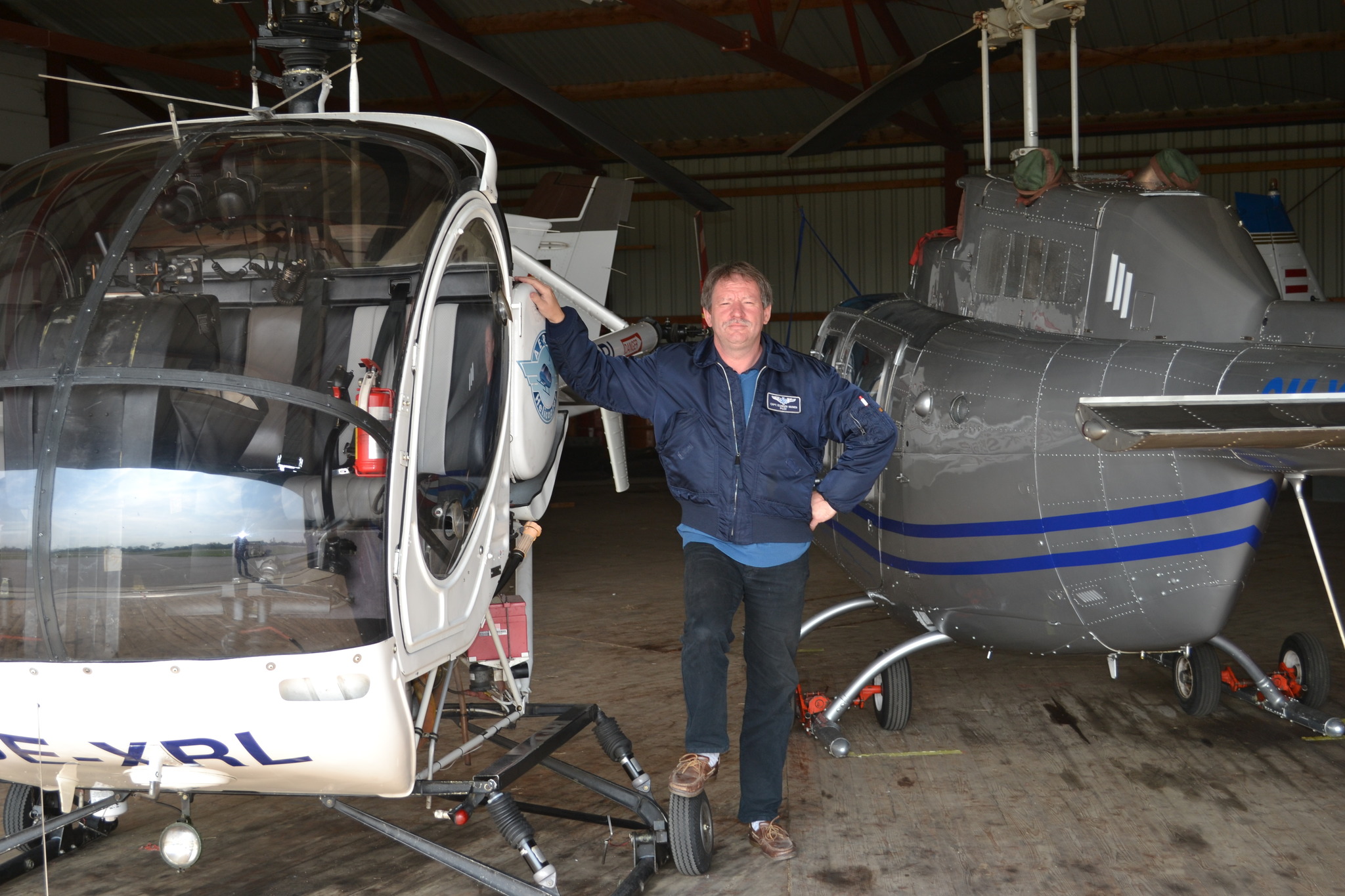 Reidinger Helikopter GmbH fliegt mit Polizistinnen in die Luft - Korneuburg