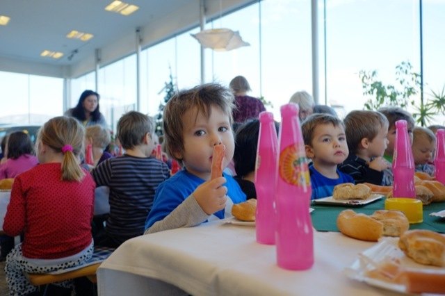 Das Autohaus Volvo Rath schenkt „Licht für die Welt“ - Neunkirchen