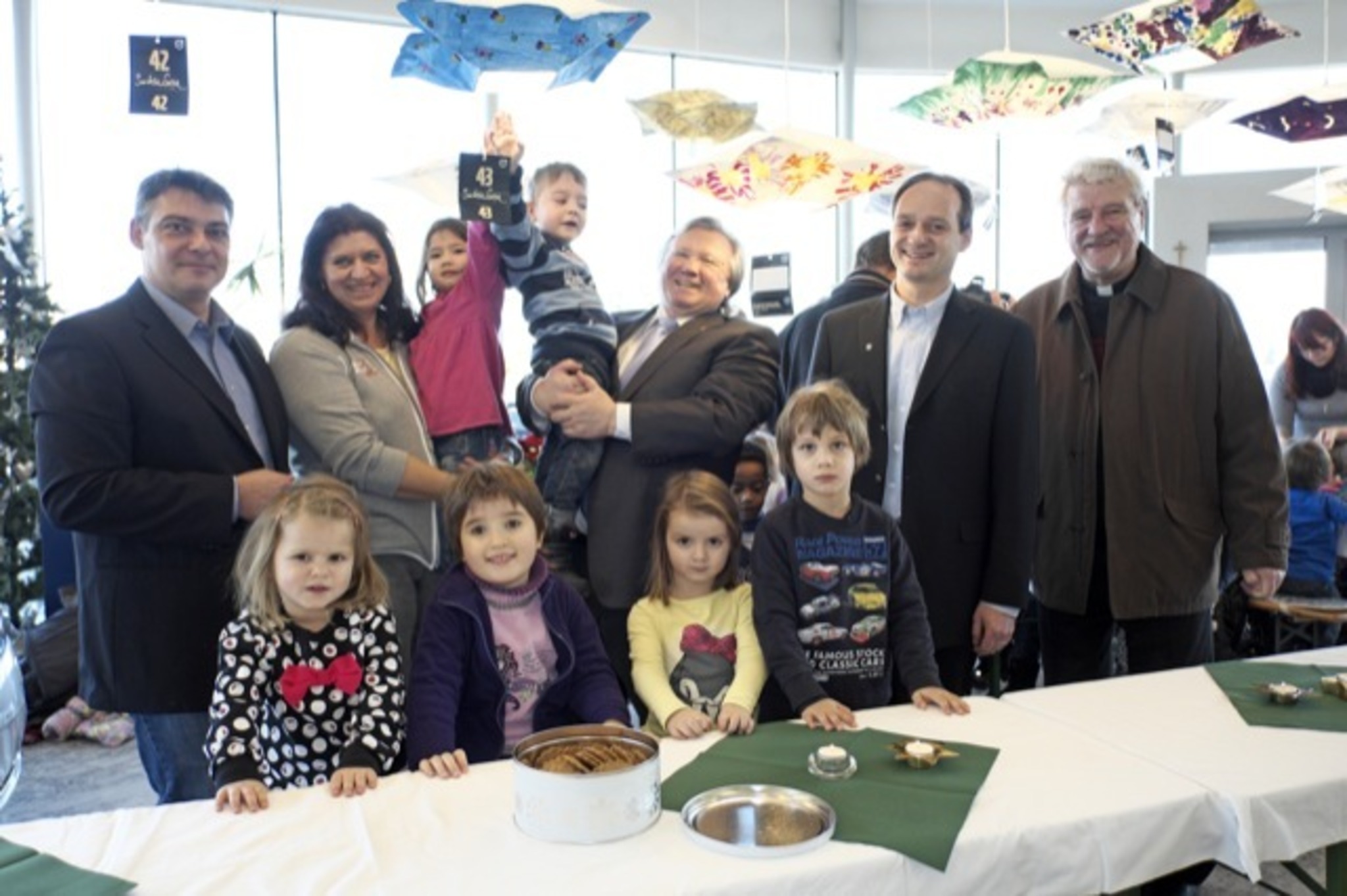 Das Autohaus Volvo Rath schenkt „Licht für die Welt“ - Neunkirchen