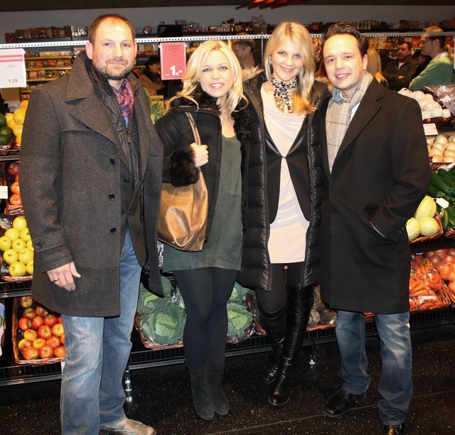 Gemütliche Feier zur MPreis-Neueröffnung - Hall-Rum