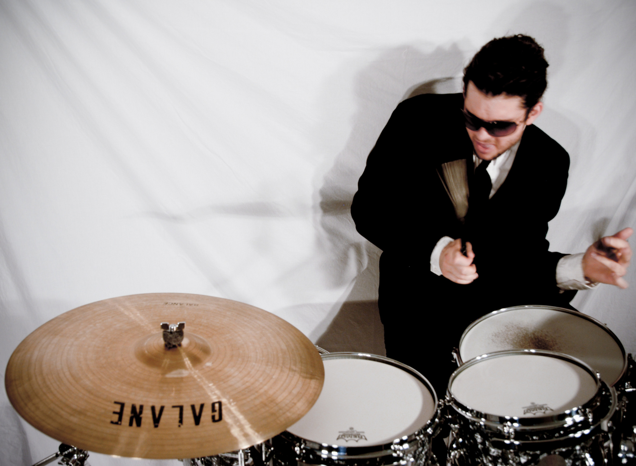 Magnetonez - Heiss/Galane - Gold Vitamine - Innere Stadt