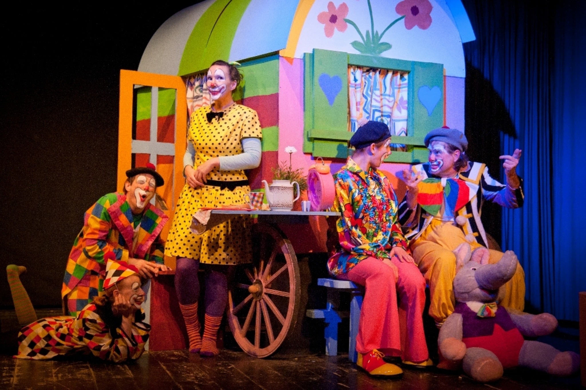 Theater Holzhausen zeigt „Die dumme Augustine“ - Wels & Wels Land