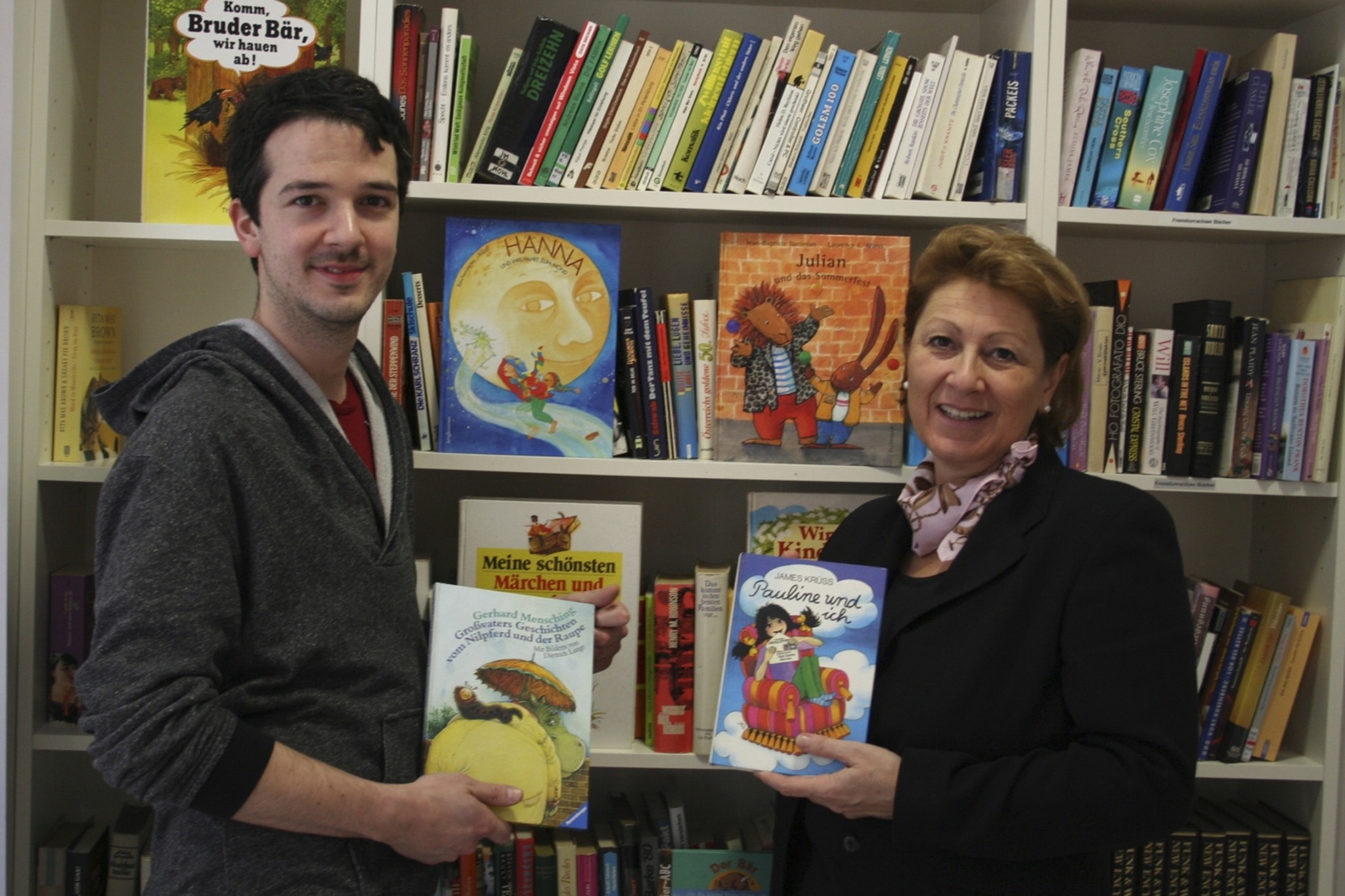 Neu: Offenes Regal für die Kinderbücher in der Hainburger Straße ...