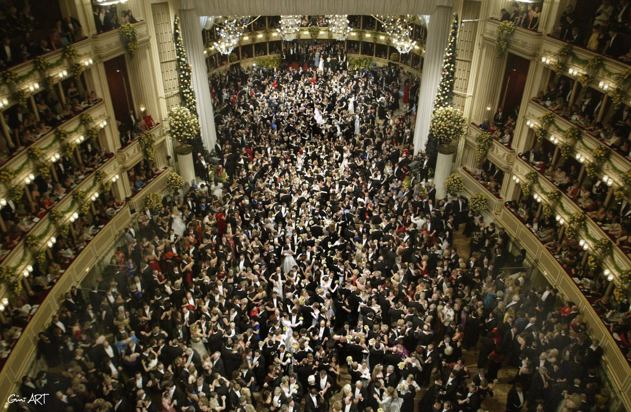 Alles Walzer - Der Opernball, Höhepunkt der Wiener Ballsaison - Innere ...