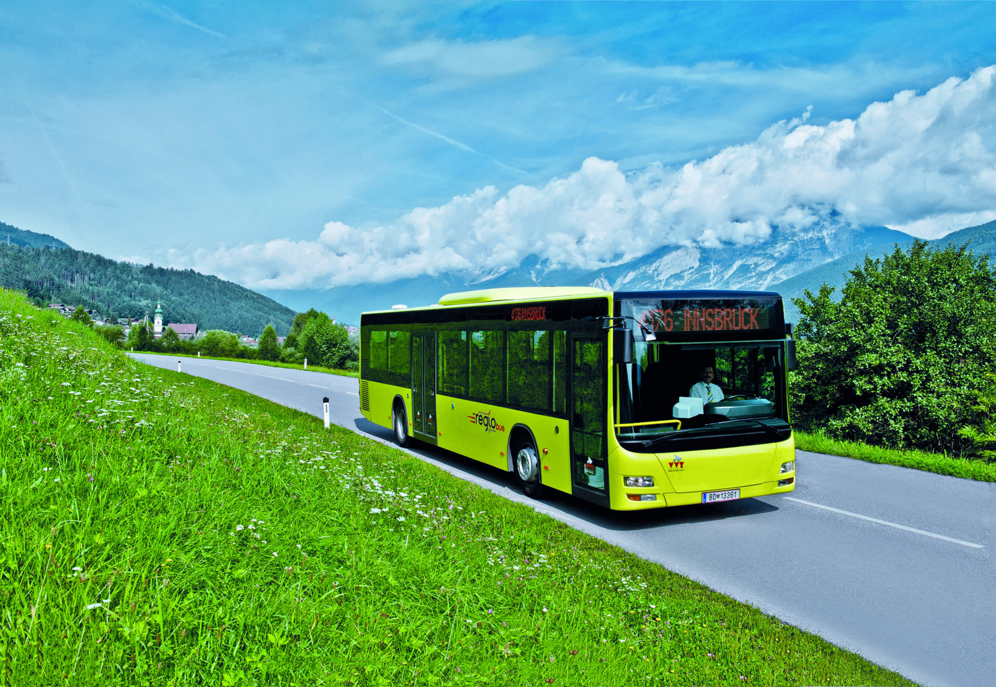 Video: VVT SmartRide - The Little Yellow Bus - Innsbruck