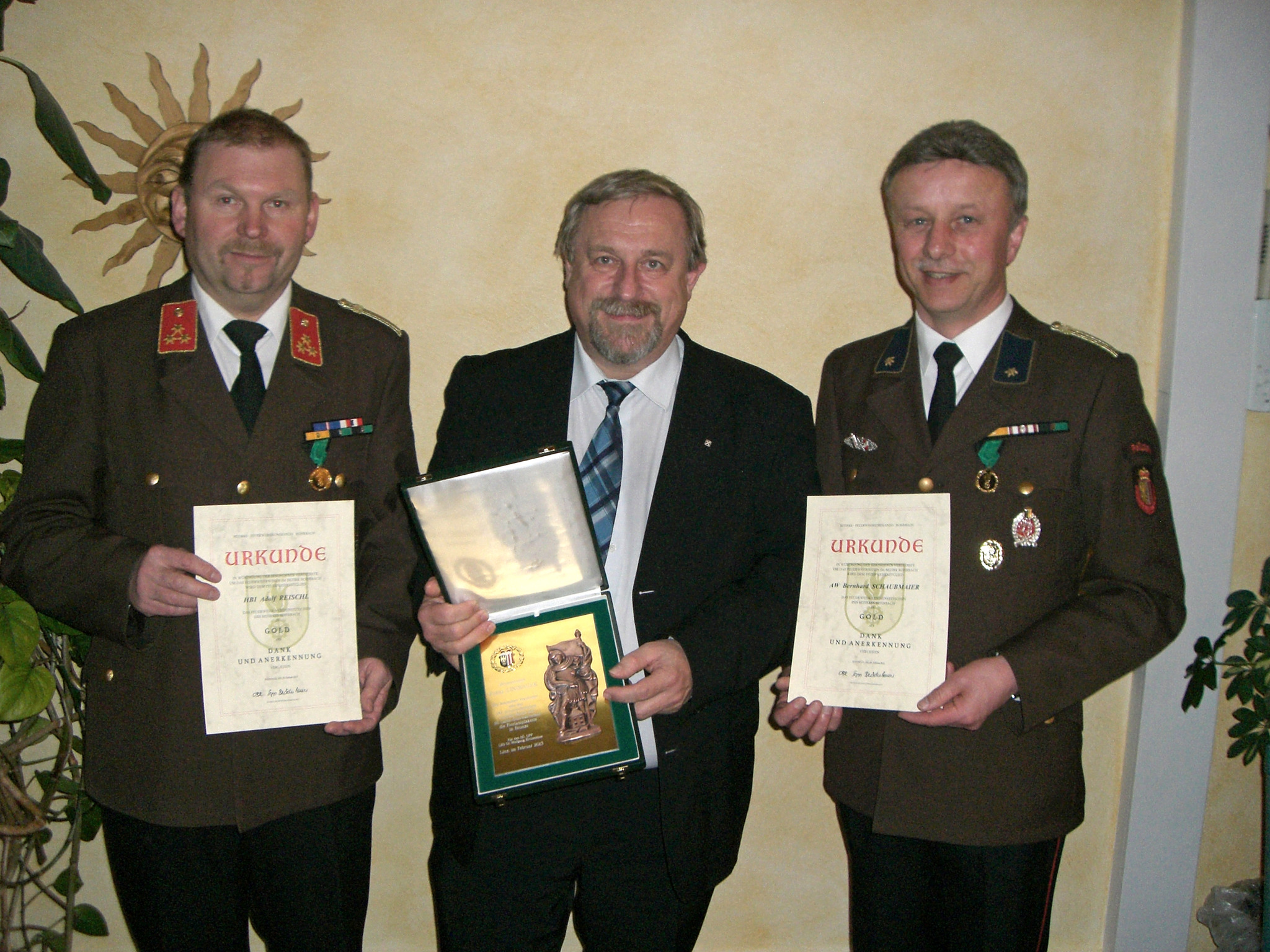 Bürgermeister Lindinger mit Florianiplakette geehrt - Rohrbach