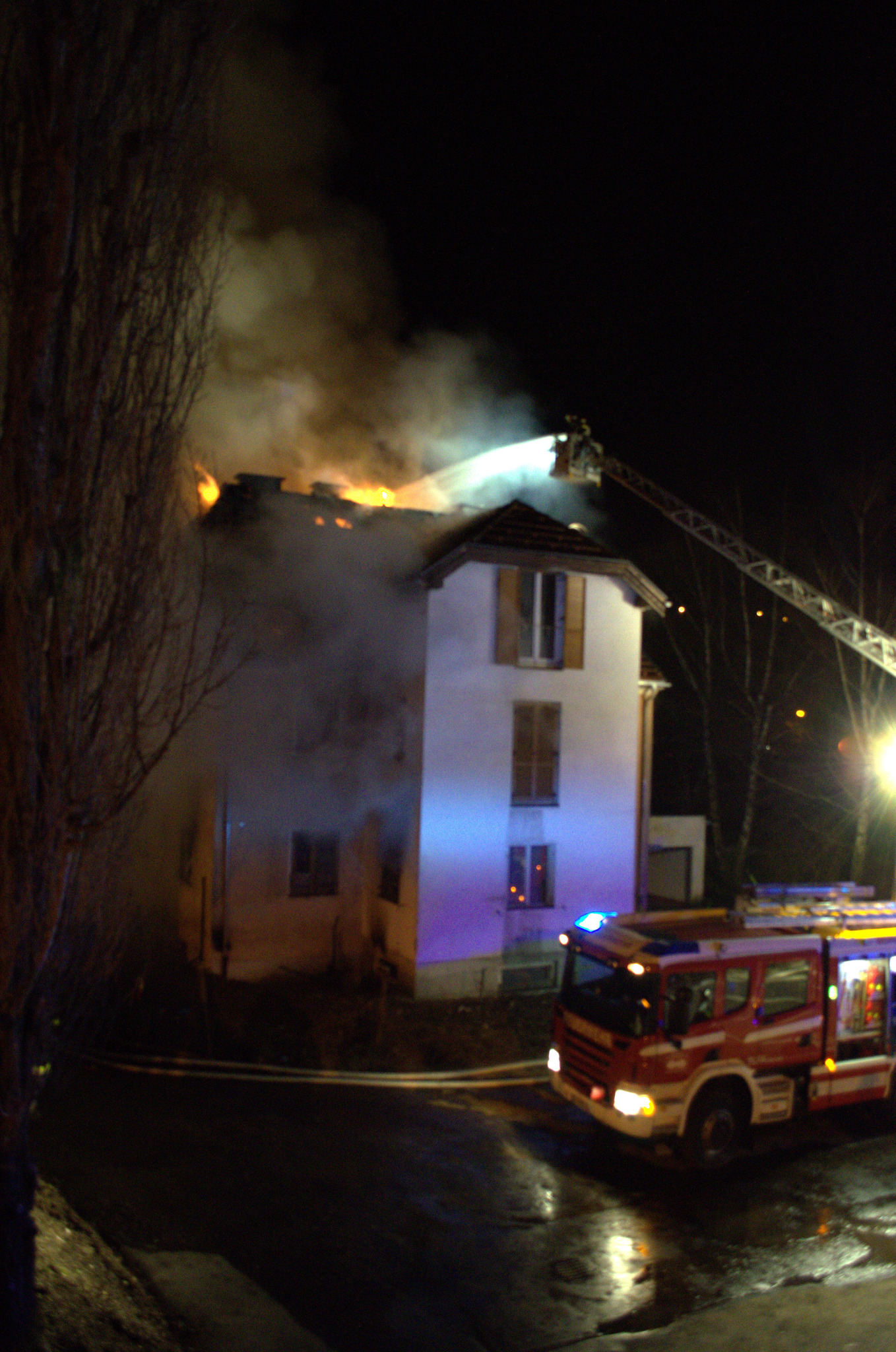 Vollbrand eines Abbruchhauses in Innsbruck - Innsbruck