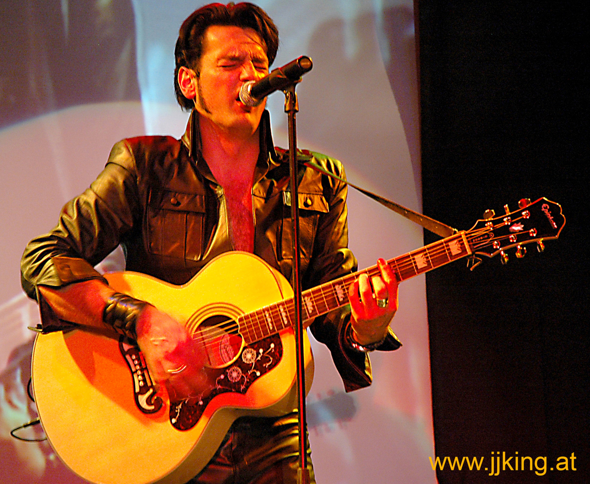 J. J. King spielt Benefizkonzert - Vöcklabruck