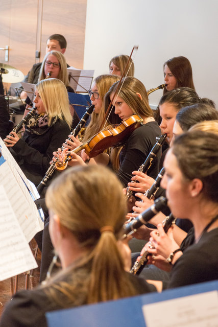 Vom Schulalltag ins Praxisabenteuer - Projektpräsentation der HLW, HAS ...